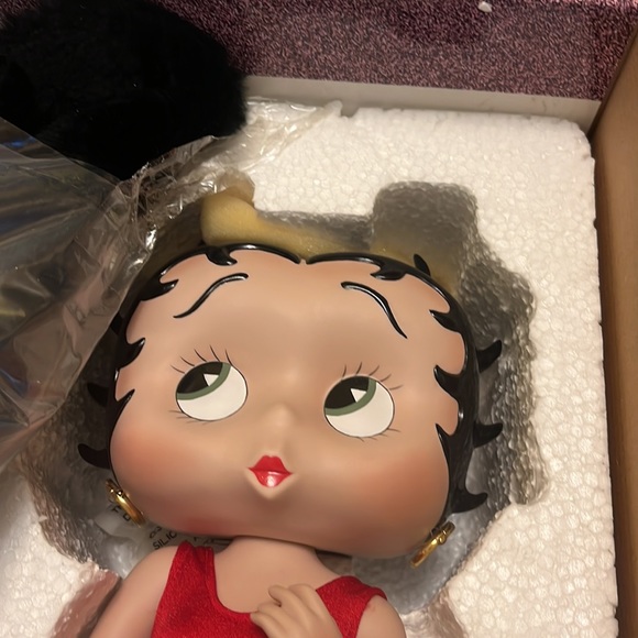 Betty Boop | Toys | Betty Boop Limited Edition Porcelain Like New Never ...